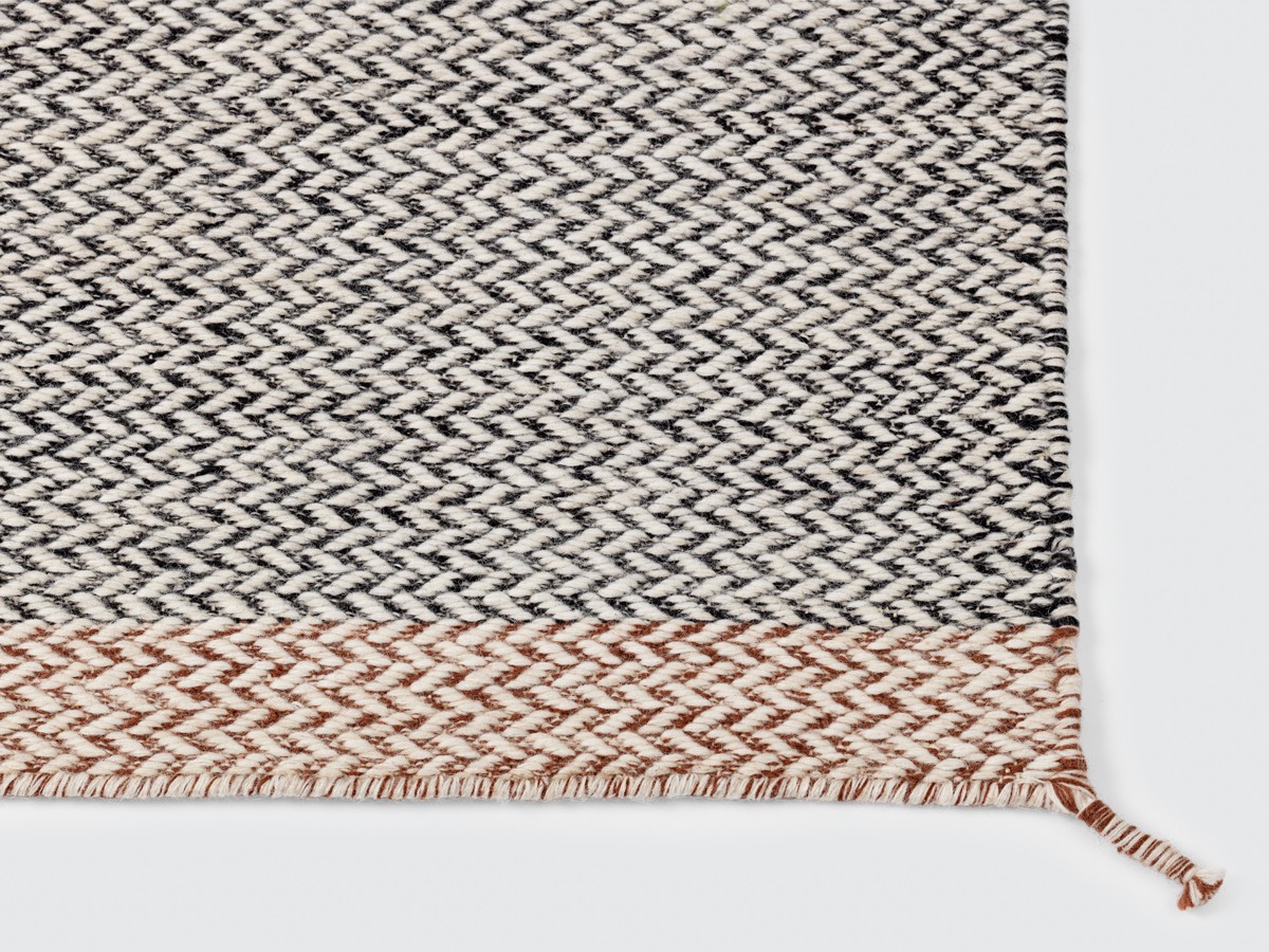 Buy the Muuto Ply Rug - Black/White at nest.co.uk