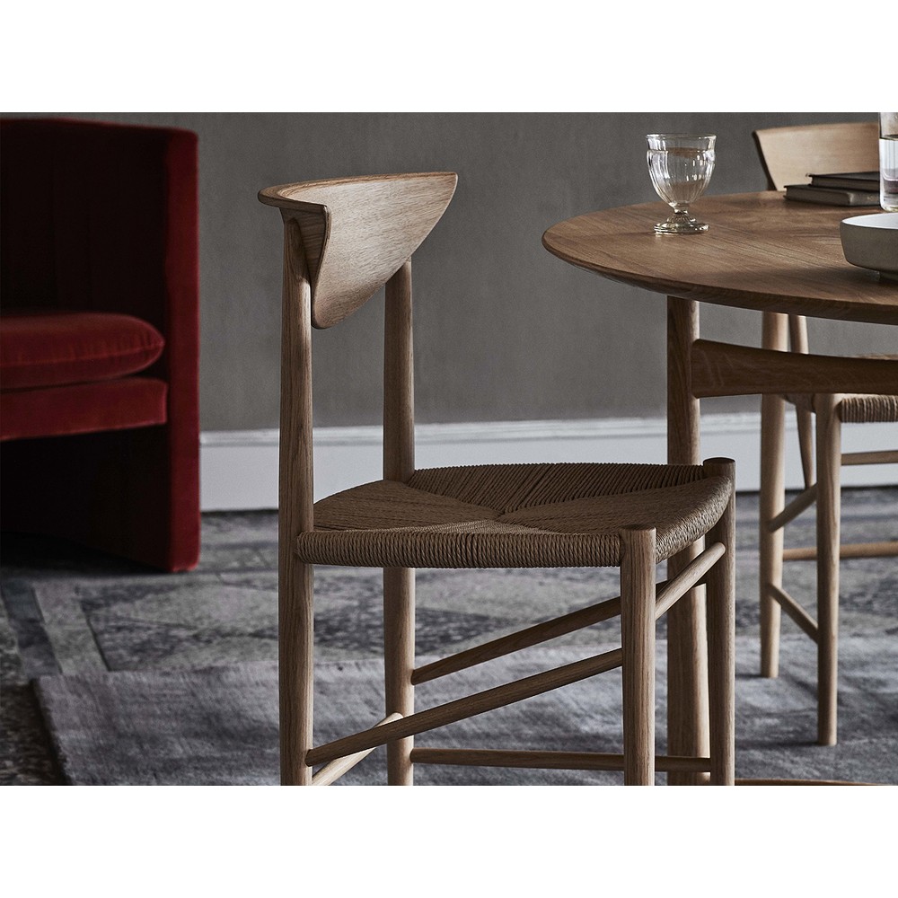 Buy the &Tradition HM3 Drawn Dining Chair at nest.co.uk