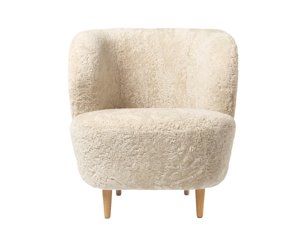 Buy the Gubi Stay Lounge Chair - Sheepskin at nest.co.uk