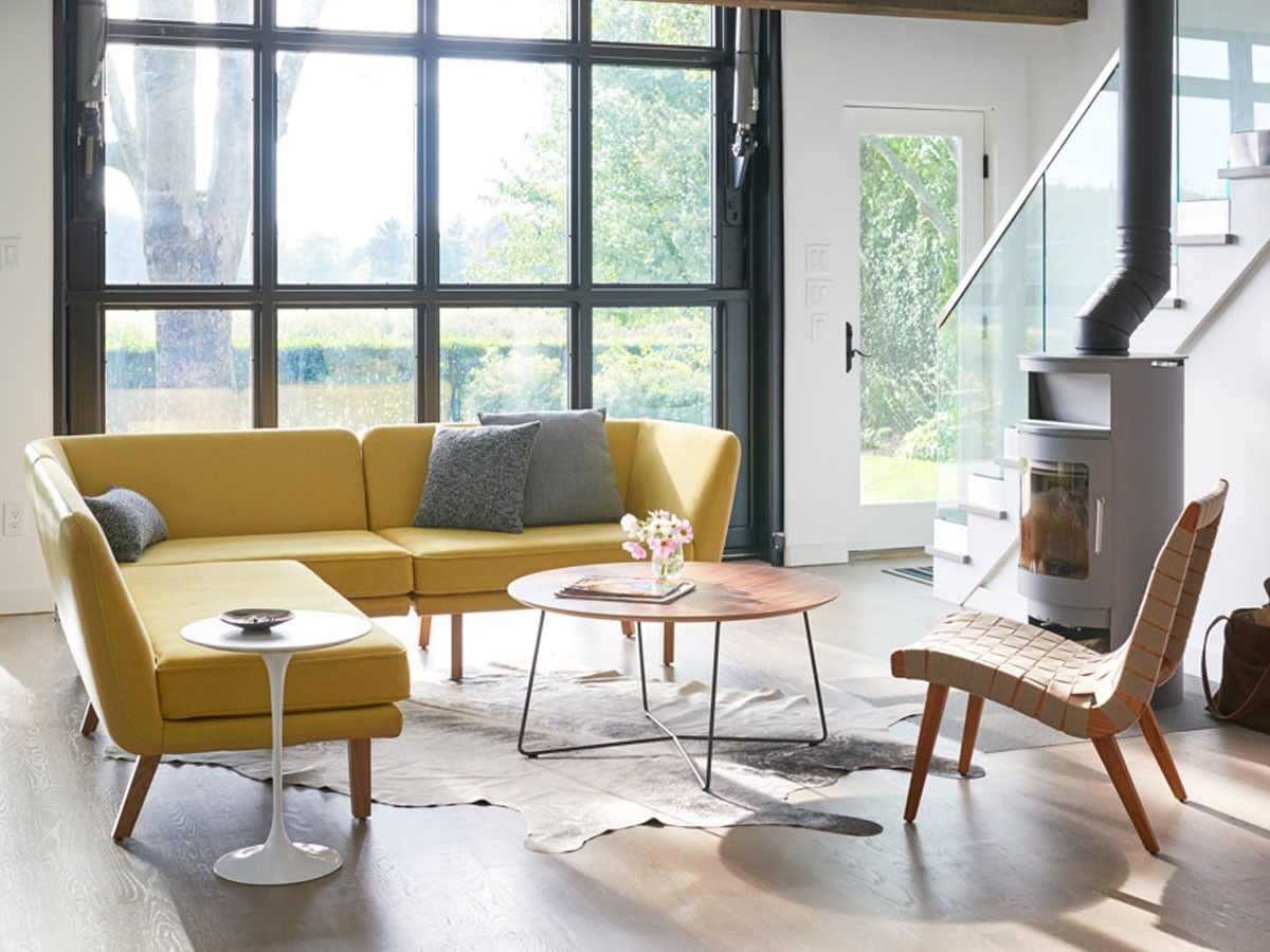 Buy the Knoll Saarinen Tulip Side Table - Round Laminate at nest.co.uk