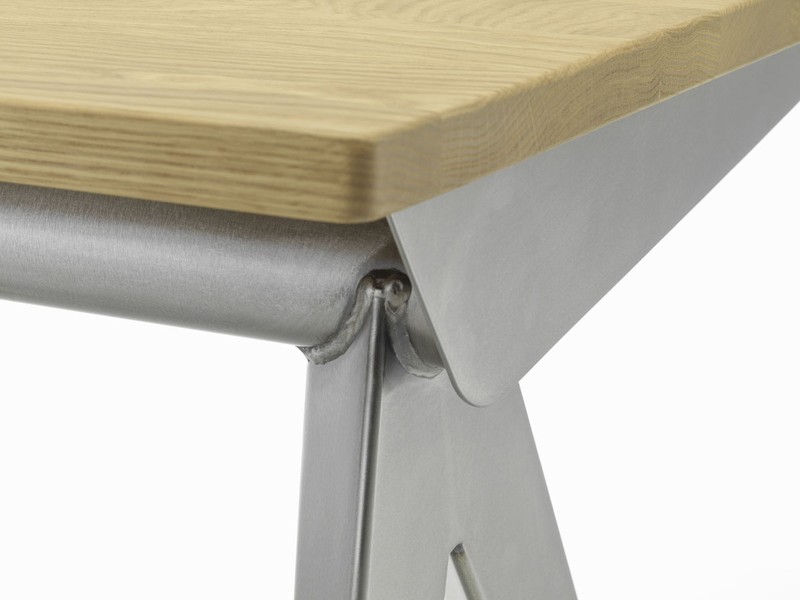 Buy the Vitra Compas Direction Desk at nest.co.uk