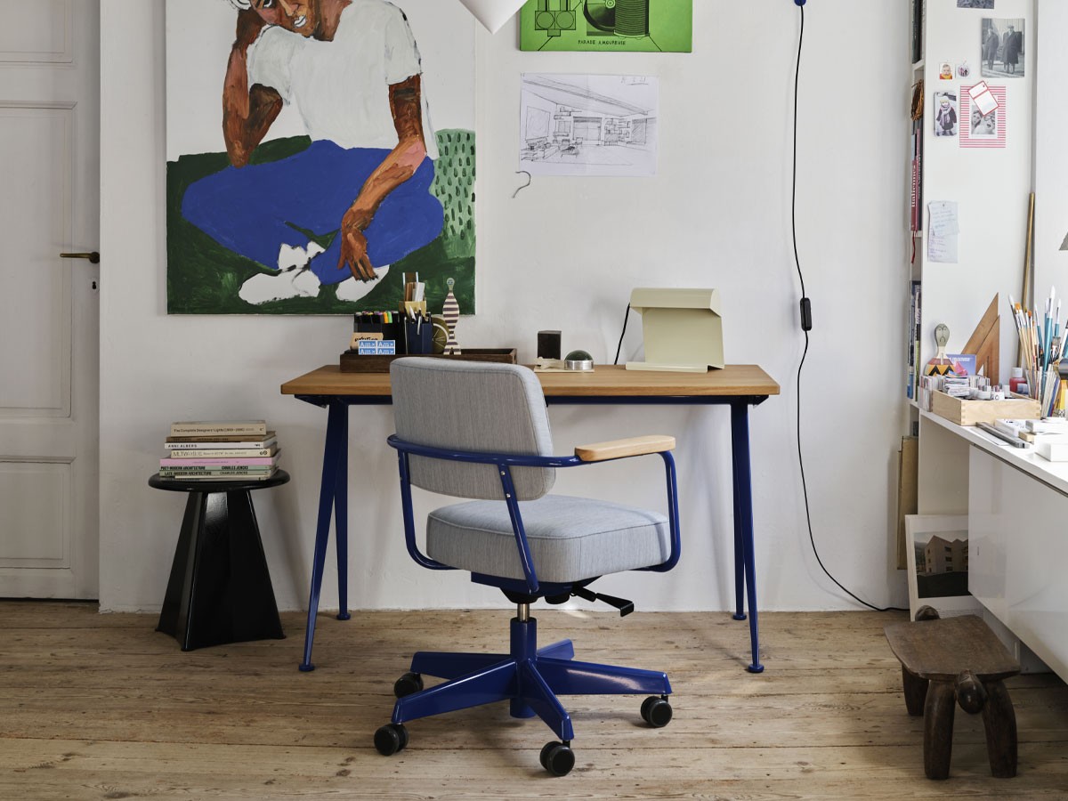 Buy the Vitra Compas Direction Desk at nest.co.uk
