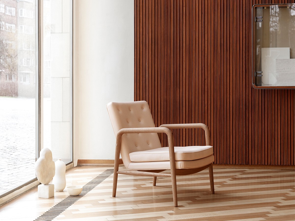 Buy the Carl Hansen & Son VLA76 Foyer Lounge Chair at nest.co.uk