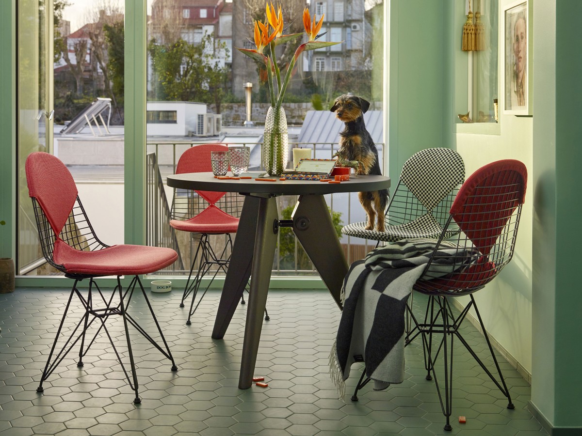 Buy the Vitra Gueridon Table at nest.co.uk