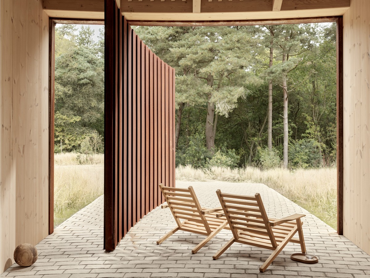 Buy the Carl Hansen & Son AH603 Outdoor Deck Chair at nest.co.uk