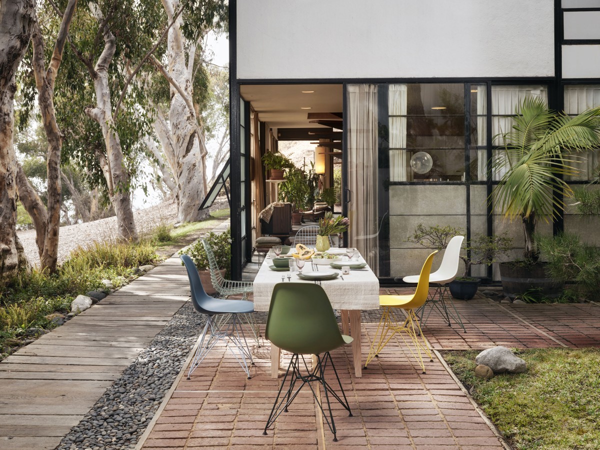 Buy the Vitra DSR Eames Plastic Side Chair - New Colours at nest.co.uk