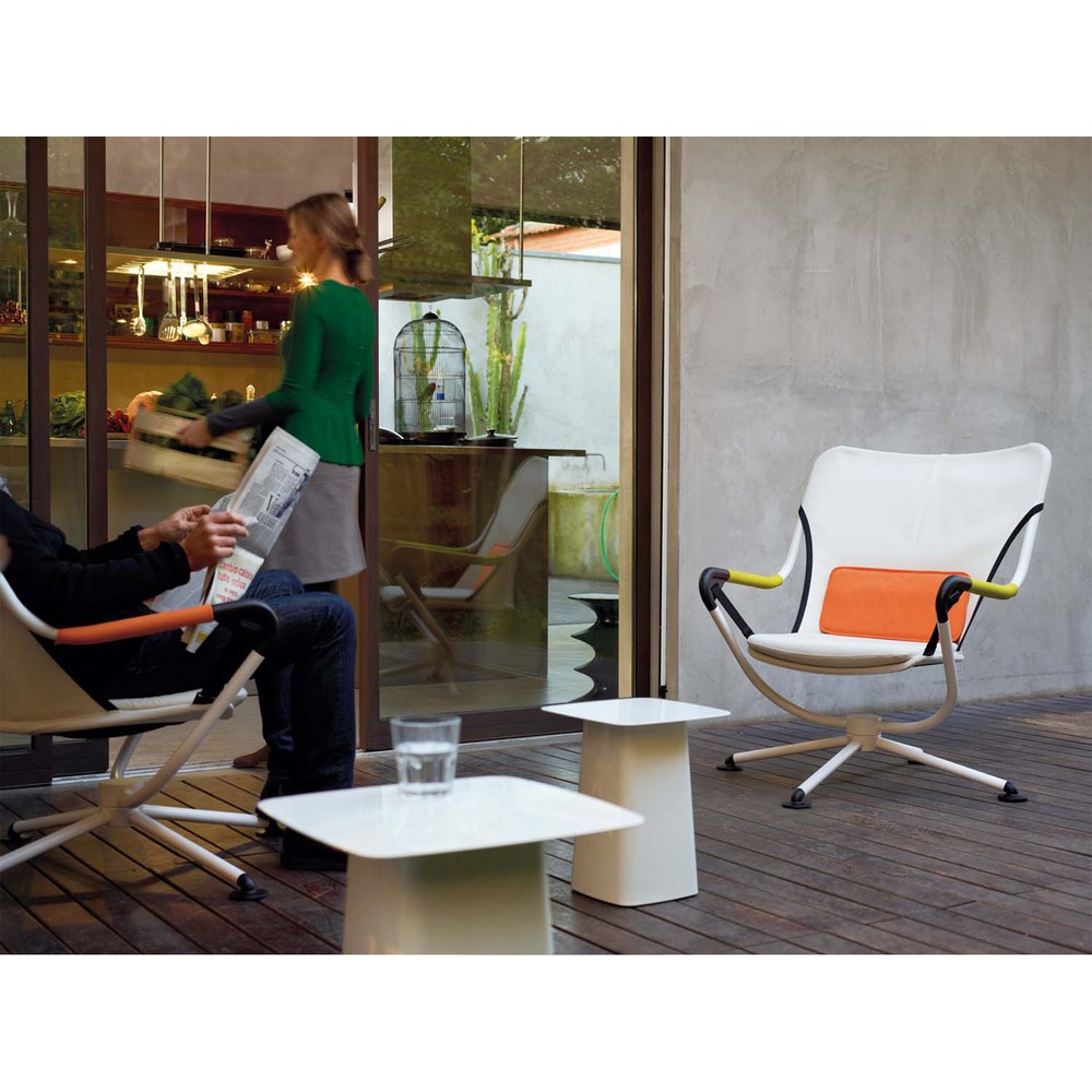Buy the Vitra Metal Outdoor Side Table - Tall at nest.co.uk