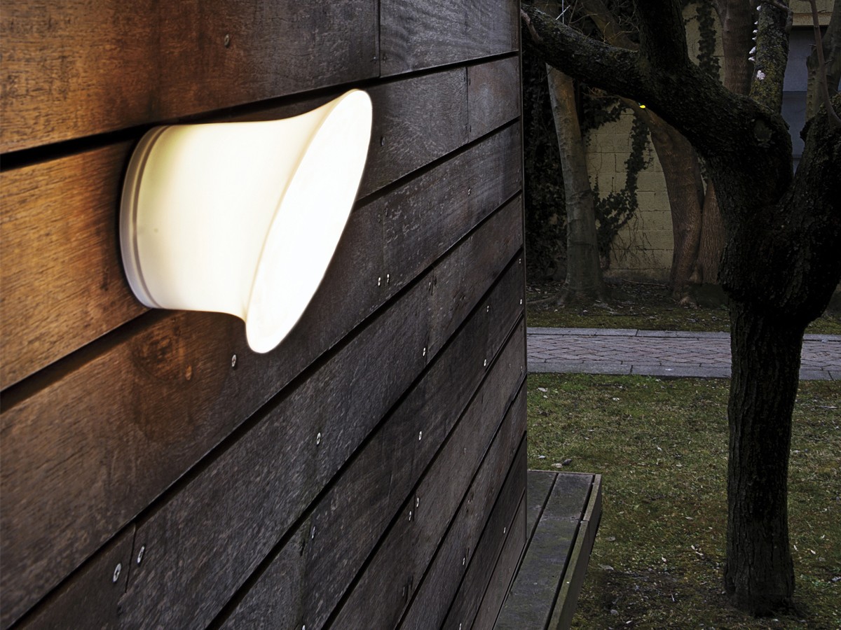 Buy the Luceplan Ecran In&Out Wall Light at nest.co.uk