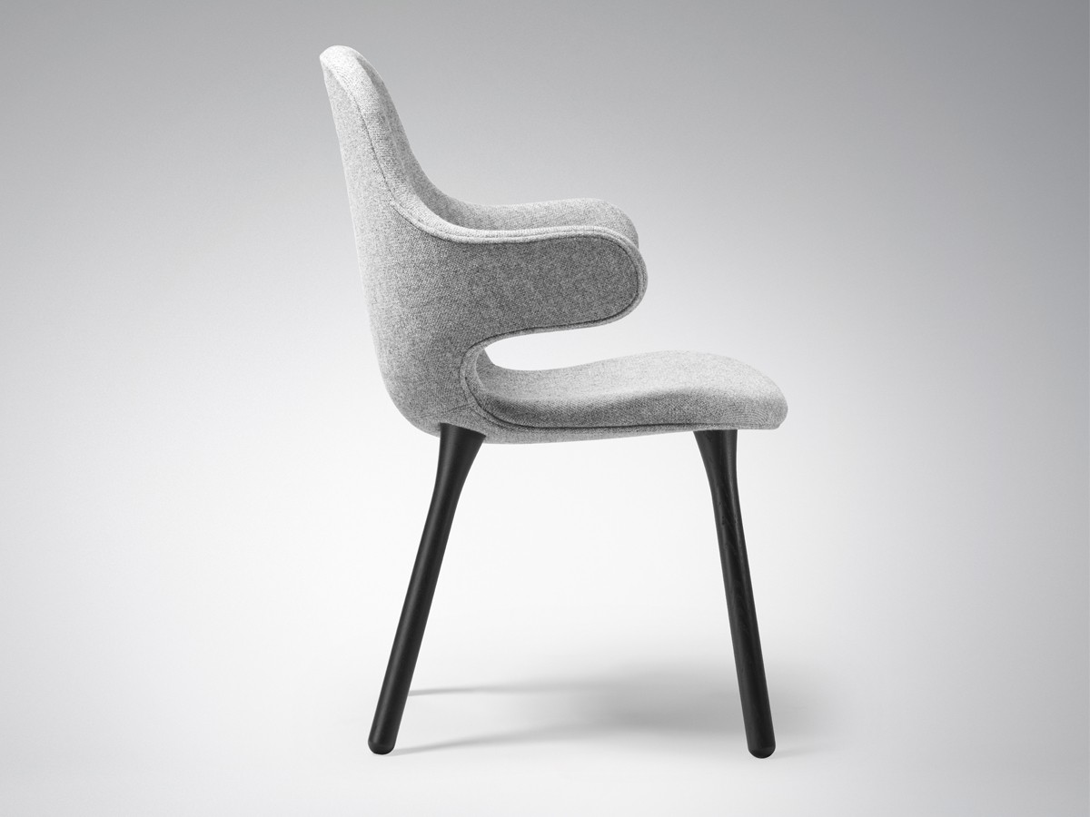 Buy the &Tradition Catch Chair JH1 with Black Legs at nest.co.uk