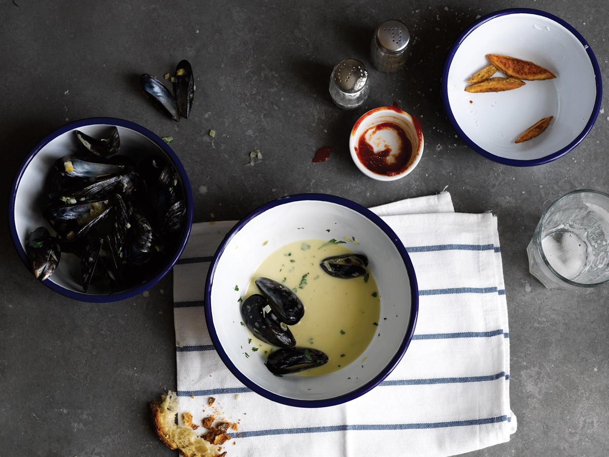 Buy the Falcon Enamelware Prep Set at nest.co.uk